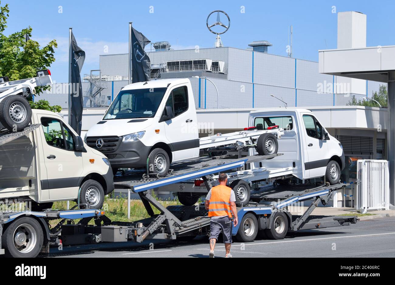 Mercedes Benz Sprinter Production High Resolution Stock Photography and ...