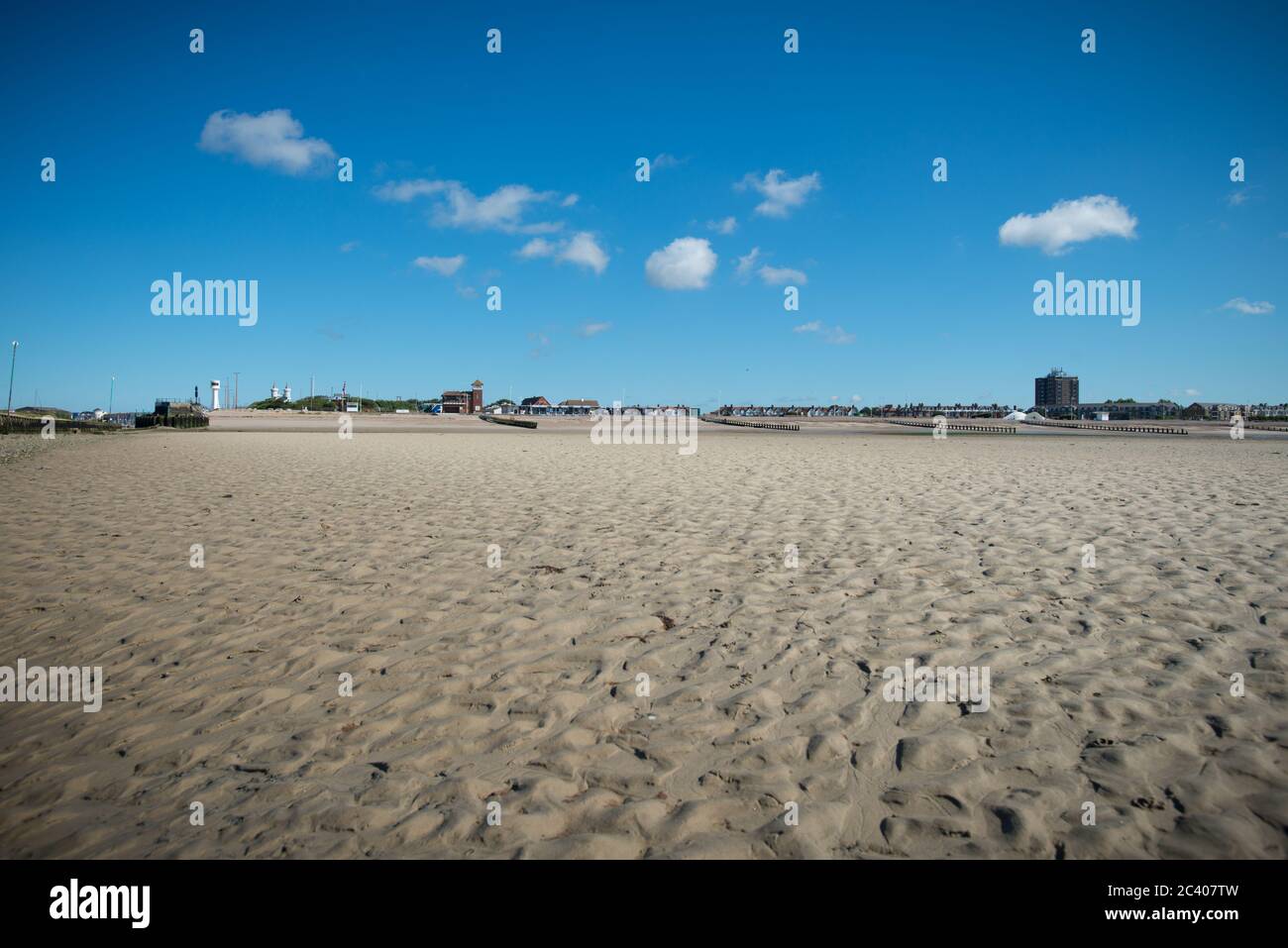 UK Beach Summer. Empty sandy beach during low tide at Littlehampton ...