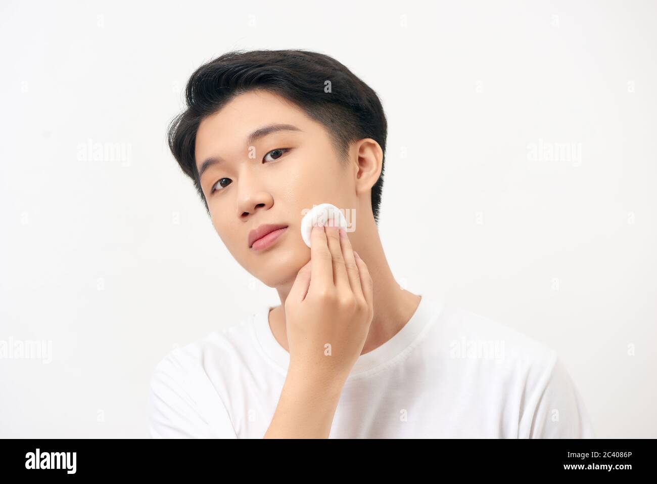 Man cleaning face hi-res stock photography and images - Alamy