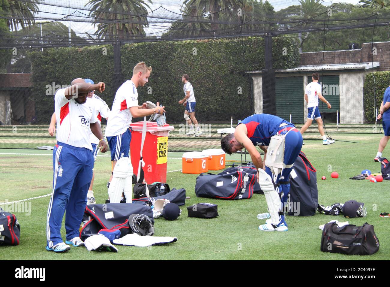England cricket team training session at the SCG (Sydney Cricket Ground ...