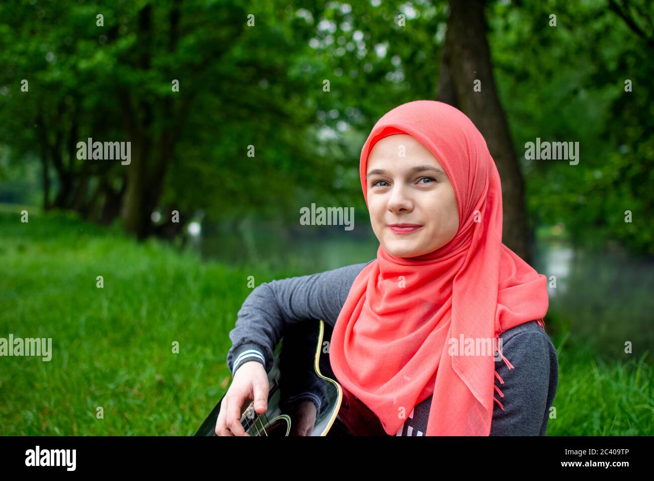 Muslim woman with blue eyes hi-res stock photography and images - Alamy