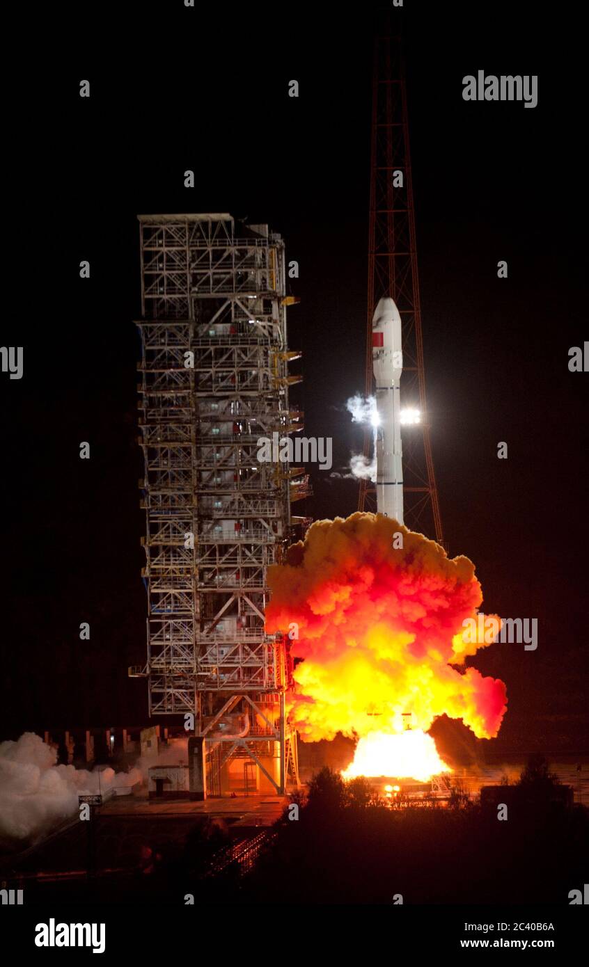Long march 3b rocket hi-res stock photography and images - Alamy
