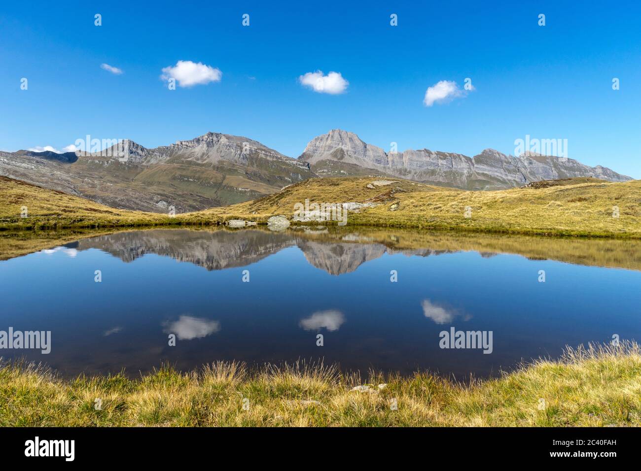 Namenloser See über der Alp Selva, Zervreila-Region, Valser Tal, Graubünden. Schwarzhorn ...