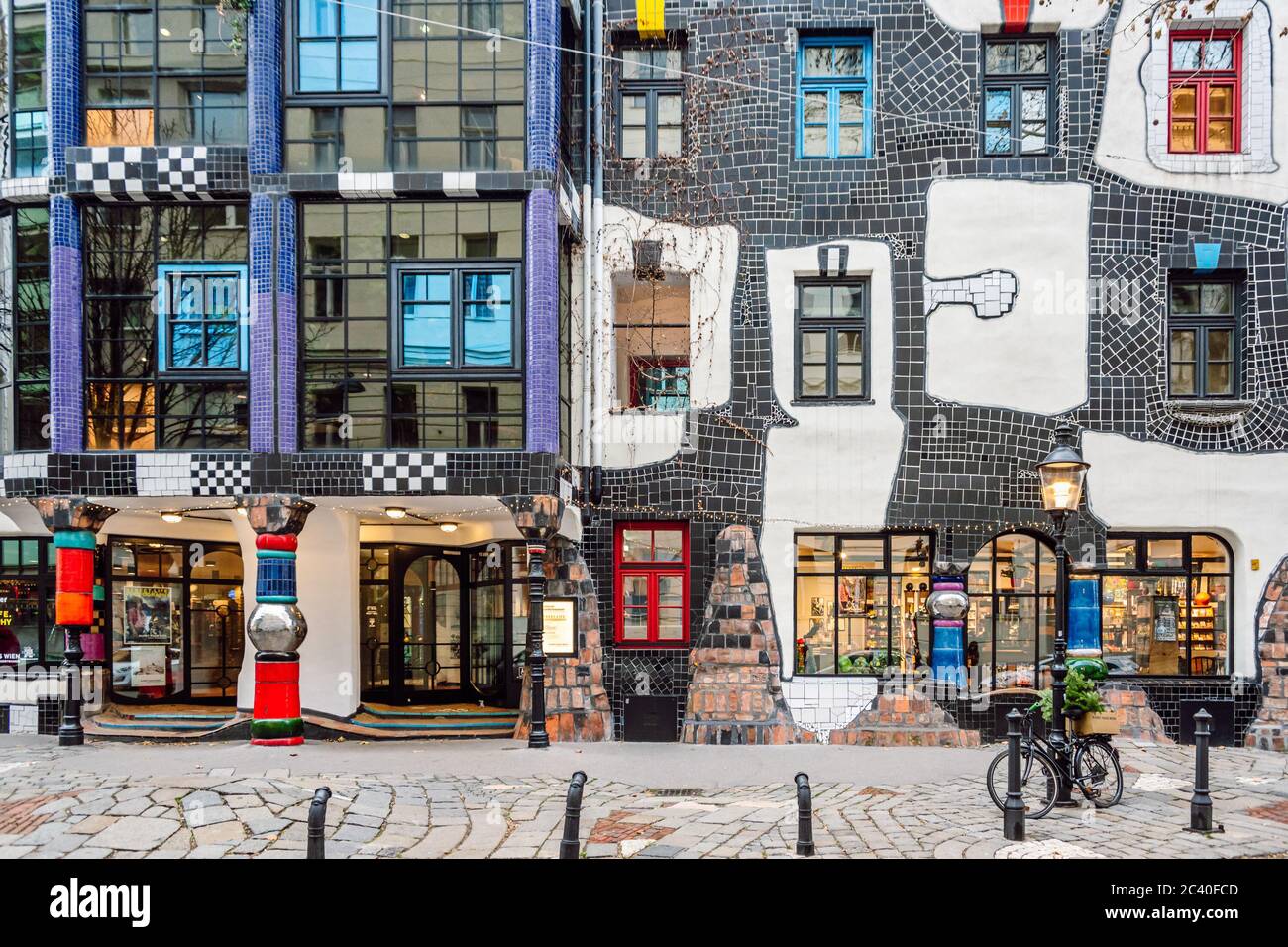 Museum Hundertwasser Kunst Haus Wien, street view. Vienna, Austria ...