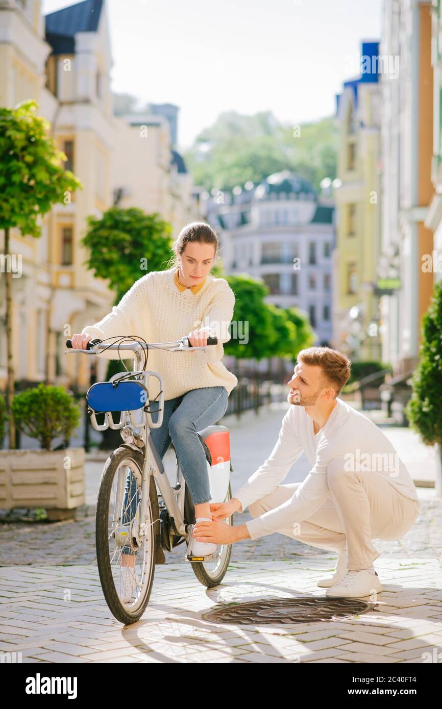 Woman crouching scared hi-res stock photography and images - Alamy