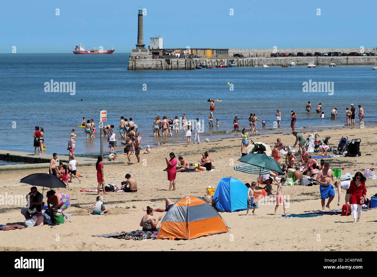 A busy beach in margate hi-res stock photography and images - Alamy