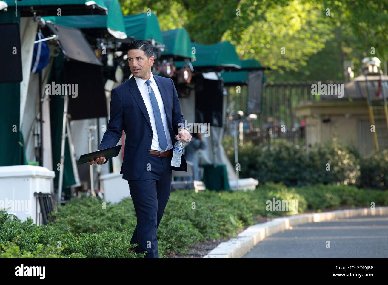 Chad wolf hi-res stock photography and images - Alamy