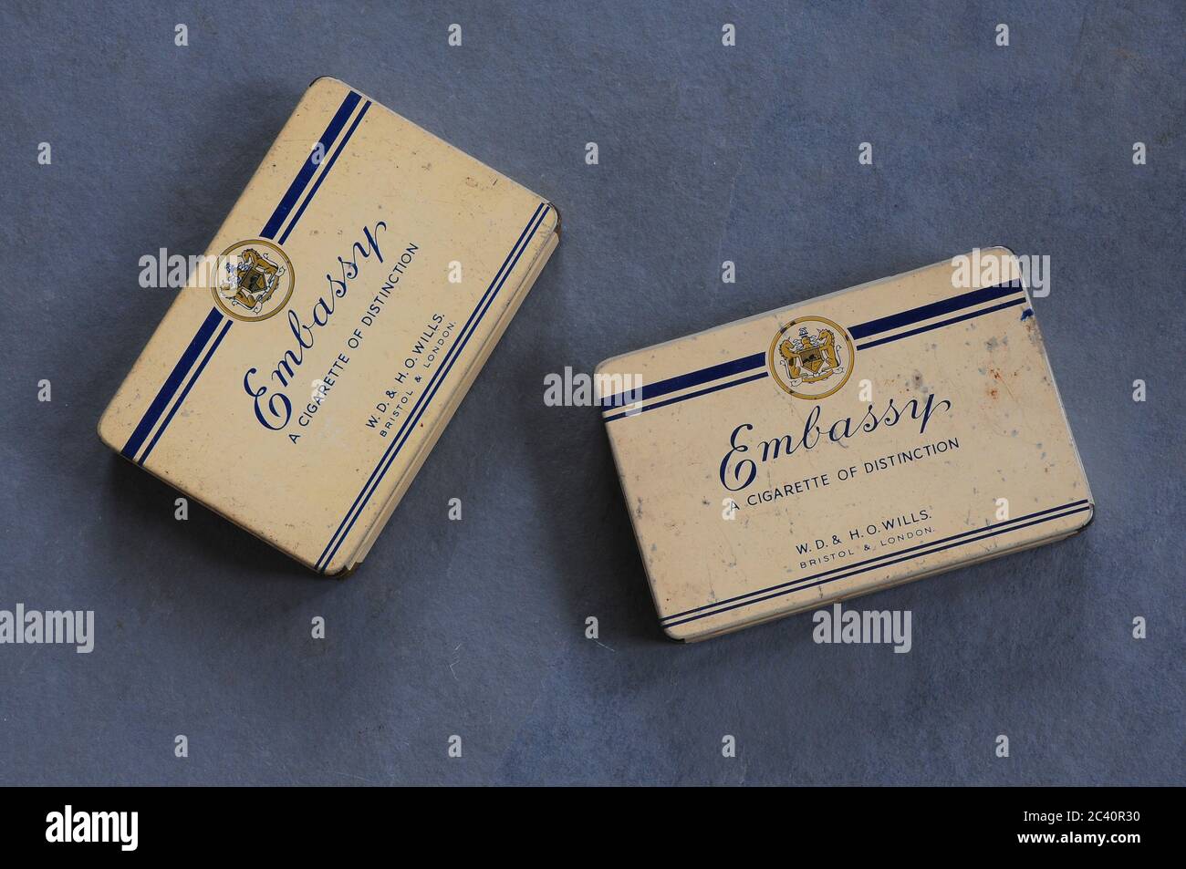 Vintage cigaret tins Stock Photo - Alamy