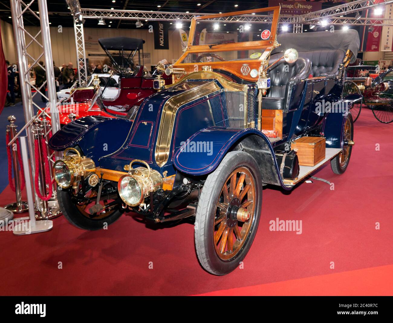 Three-Quarters Front View of a 1910, Renault Freres Type BY, Rois des ...