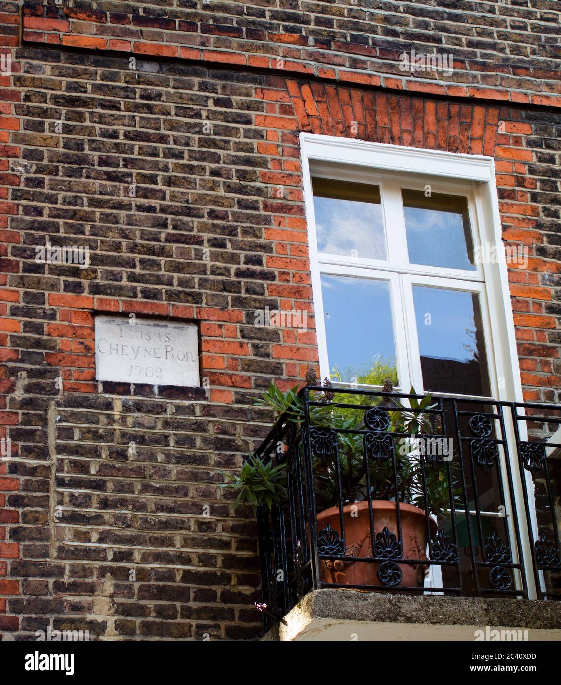 Side brick wall hi-res stock photography and images - Alamy