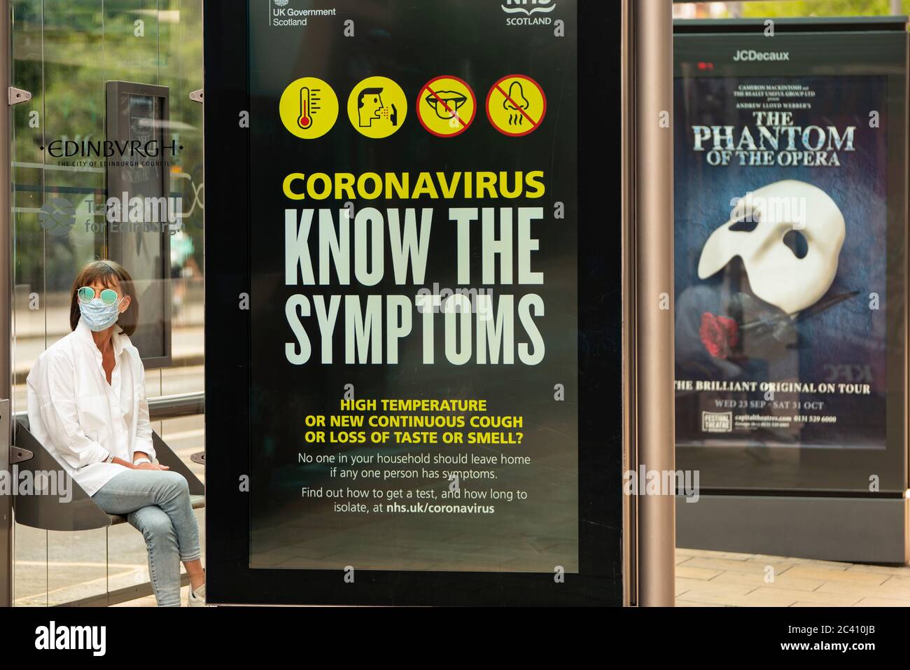 Wear face masks sign scotland hi-res stock photography and images - Alamy