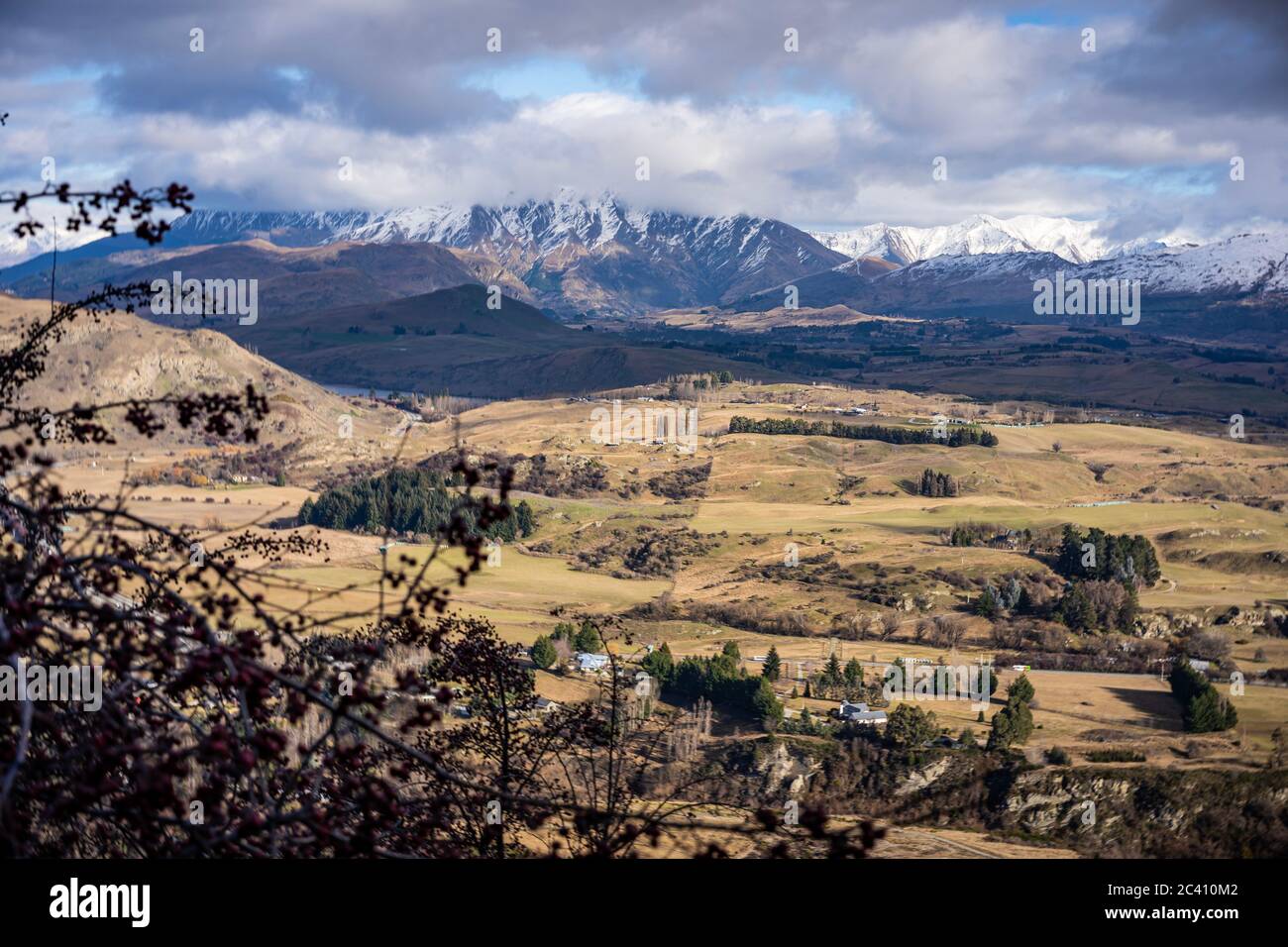 Scenic view of Winding road at Crown Range, New Zealand Stock Photo - Alamy