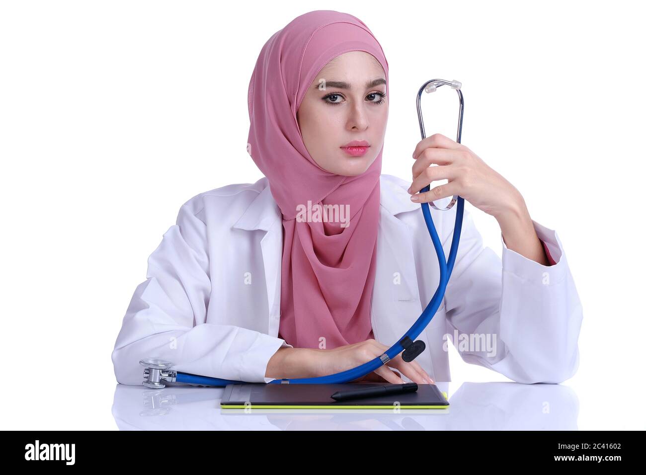 Muslim doctor hi-res stock photography and images - Alamy