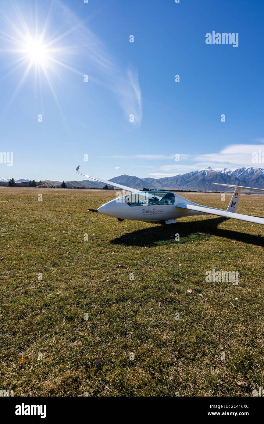 Gliding in Omarama is one of the favourite activity to do in New ...