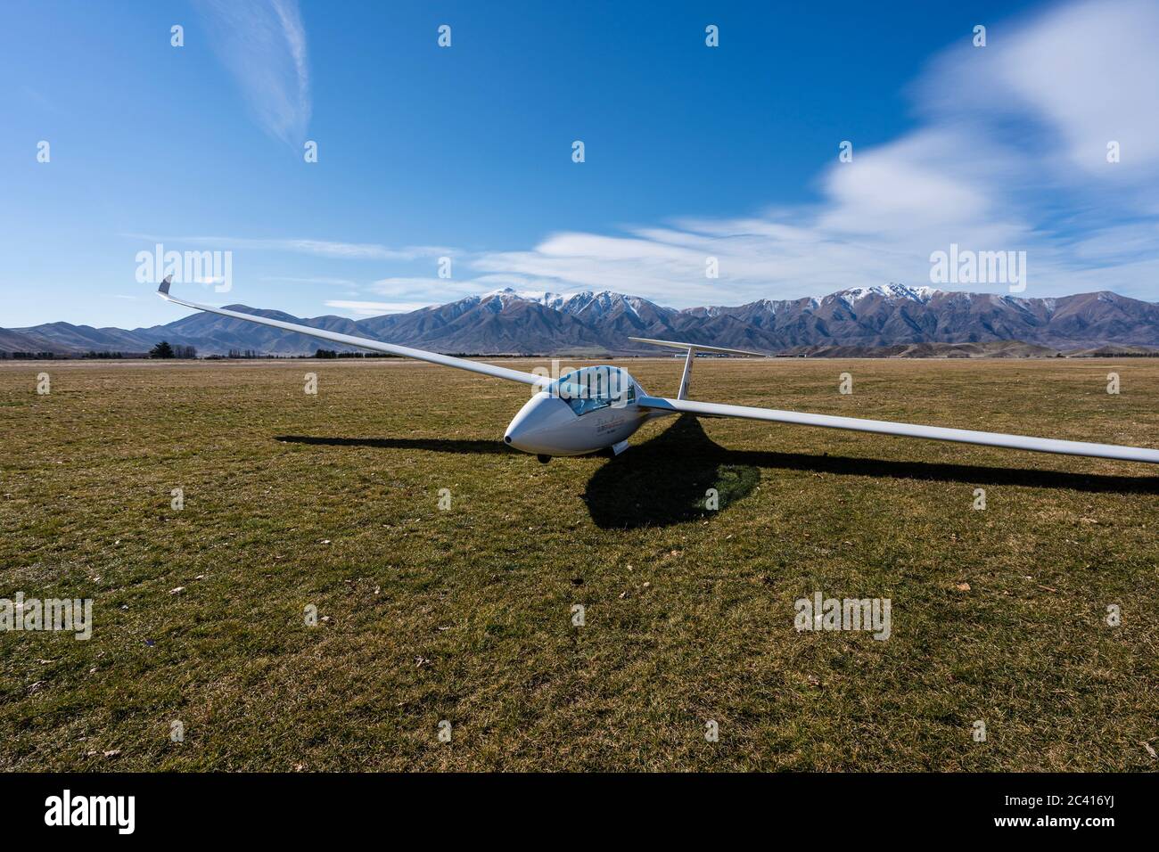 Gliding in Omarama is one of the favourite activity to do in New ...