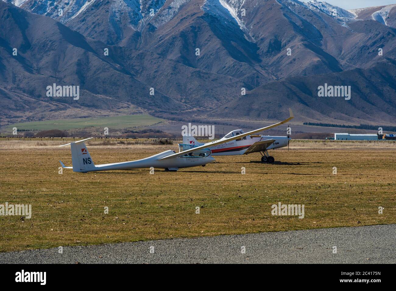 Gliding in Omarama is one of the favourite activity to do in New ...