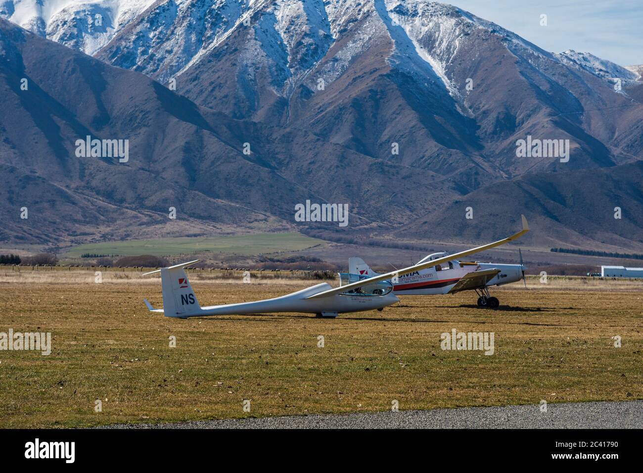 Gliding in Omarama is one of the favourite activity to do in New ...