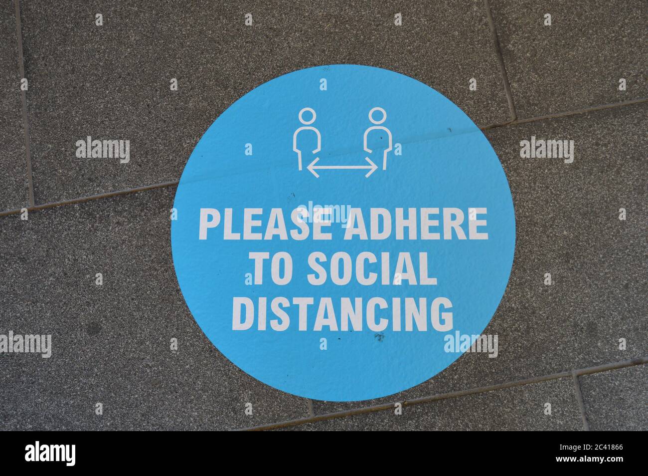 Safety guidelines social distancing hi-res stock photography and images ...