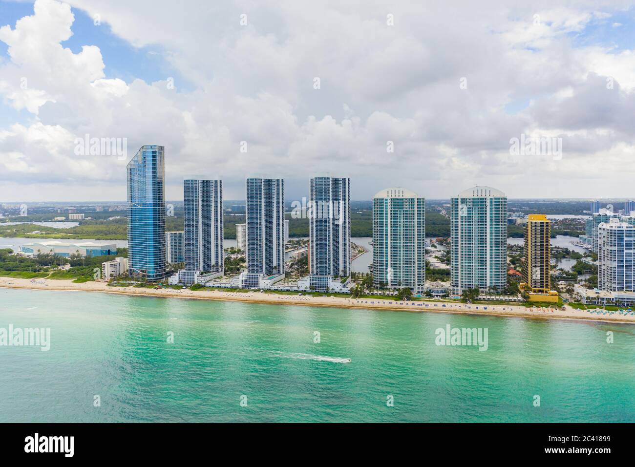 Sunny isles beach, florida hi-res stock photography and images - Alamy