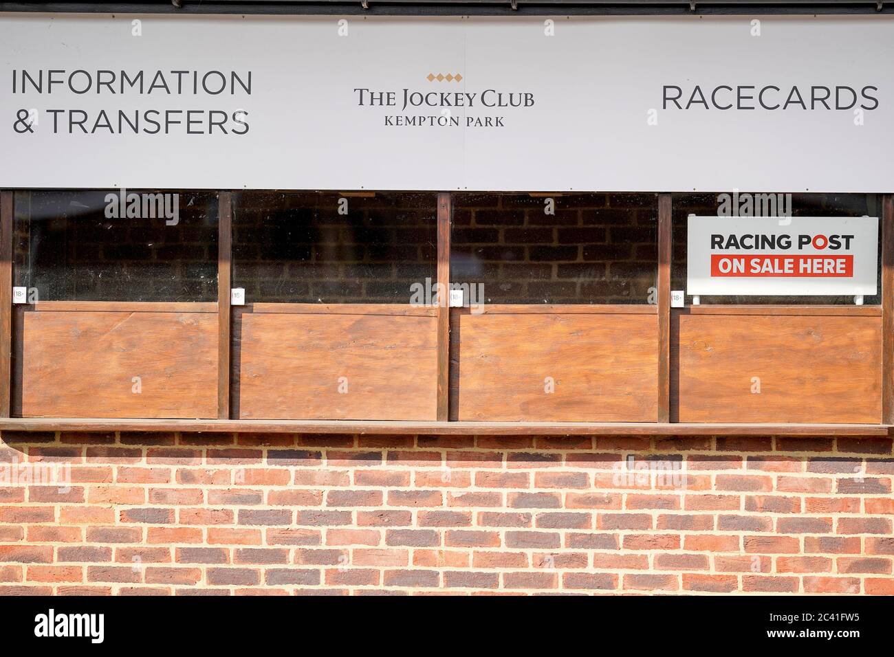 Closed booths hi-res stock photography and images - Alamy