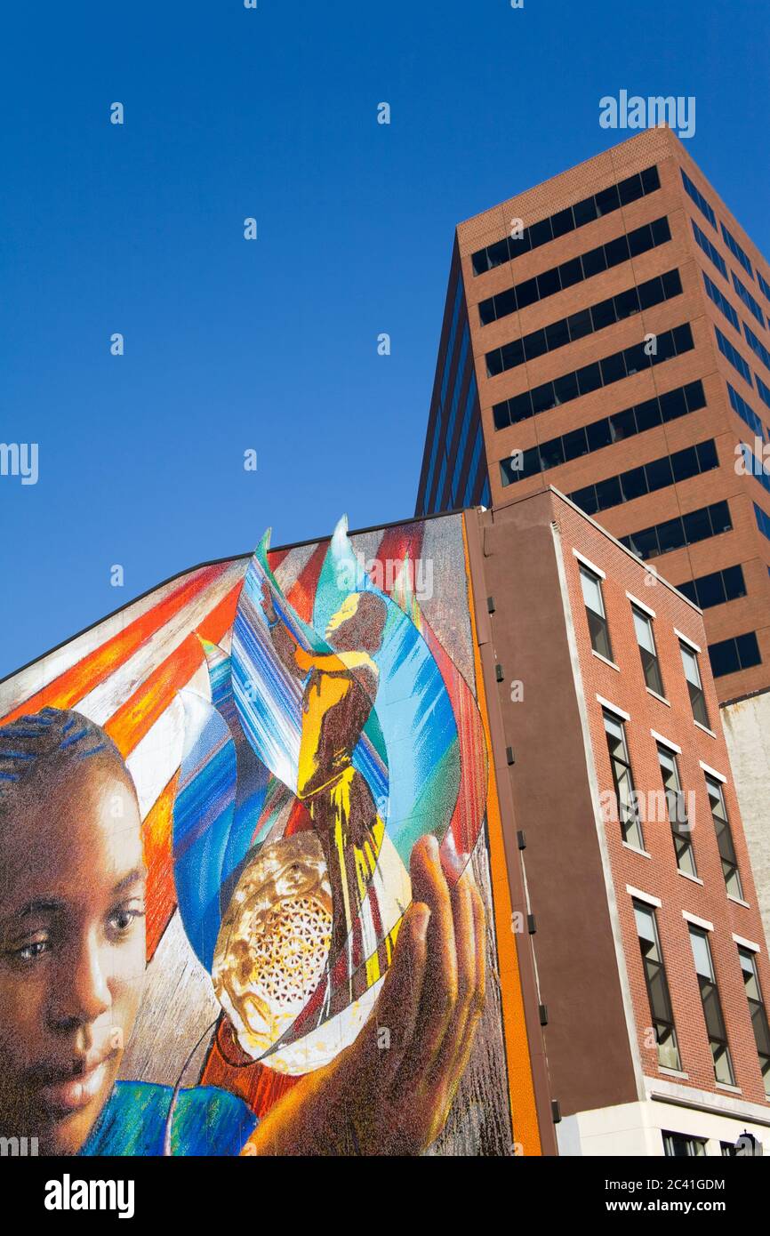 Mural arts program hi-res stock photography and images - Alamy