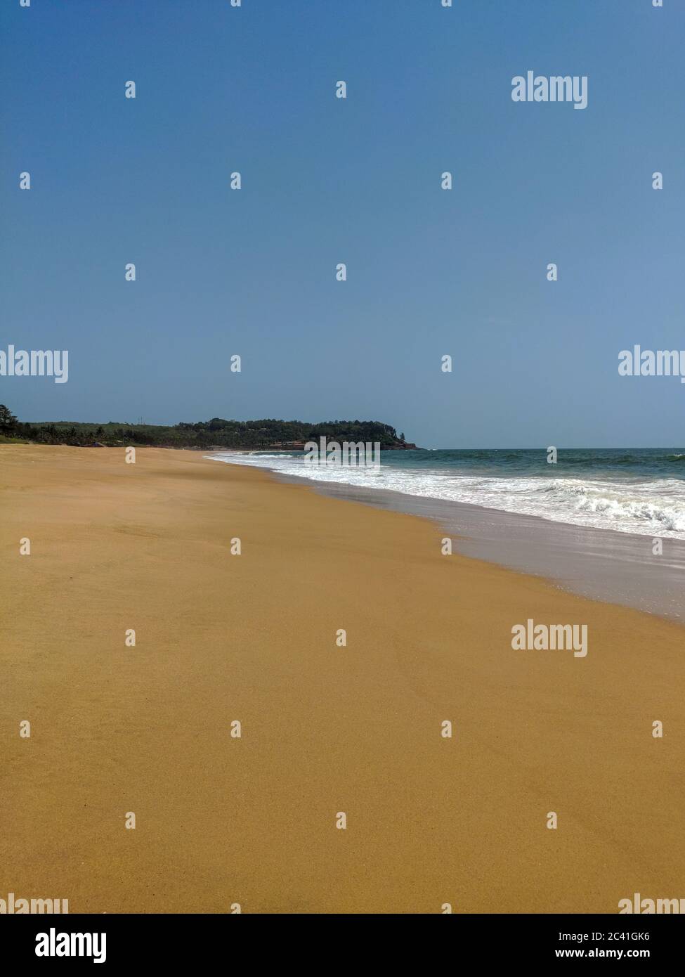 Empty beaches hi-res stock photography and images - Alamy