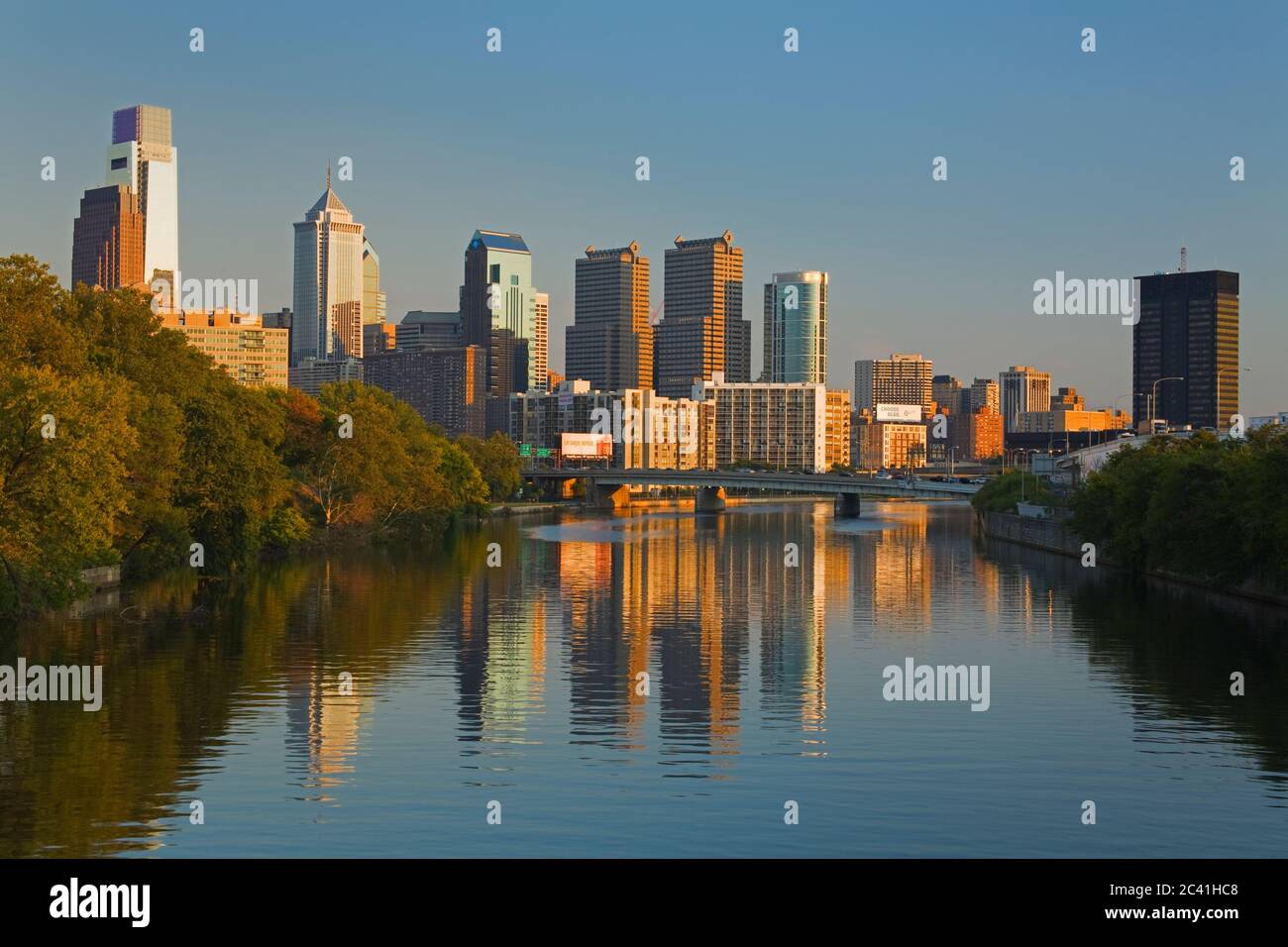 Schuylkill River & Philadelphia Skyline, Pennsylvania, USA Stock Photo ...