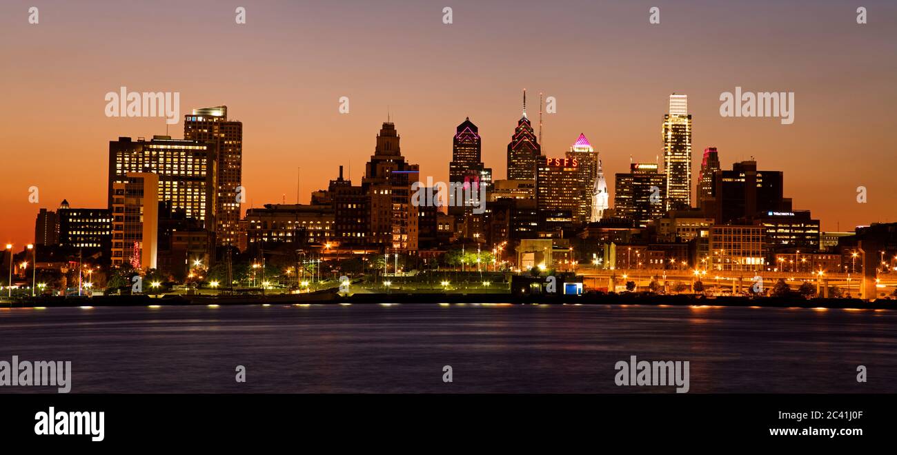 Delaware River & Philadelphia Skyline, Pennsylvania, USA Stock Photo ...