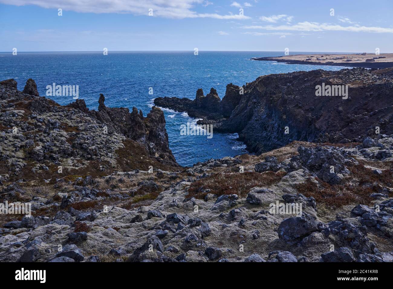Lava cliffs hi-res stock photography and images - Alamy