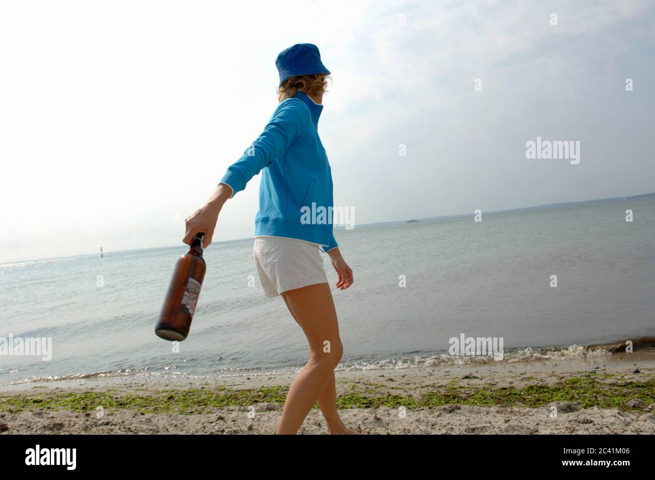 Woman throws water hi-res stock photography and images - Alamy