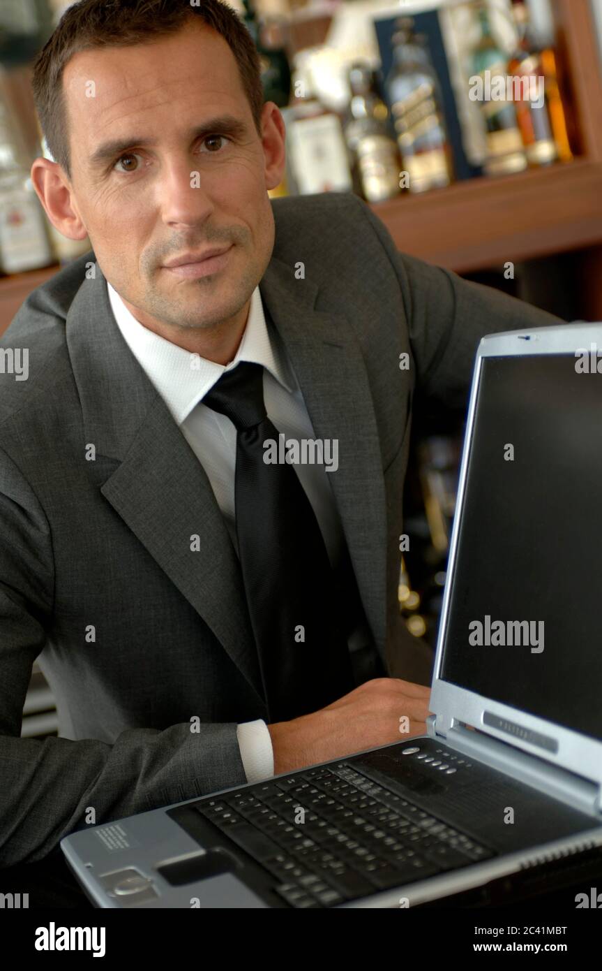 Man sits bar pub hi-res stock photography and images - Alamy
