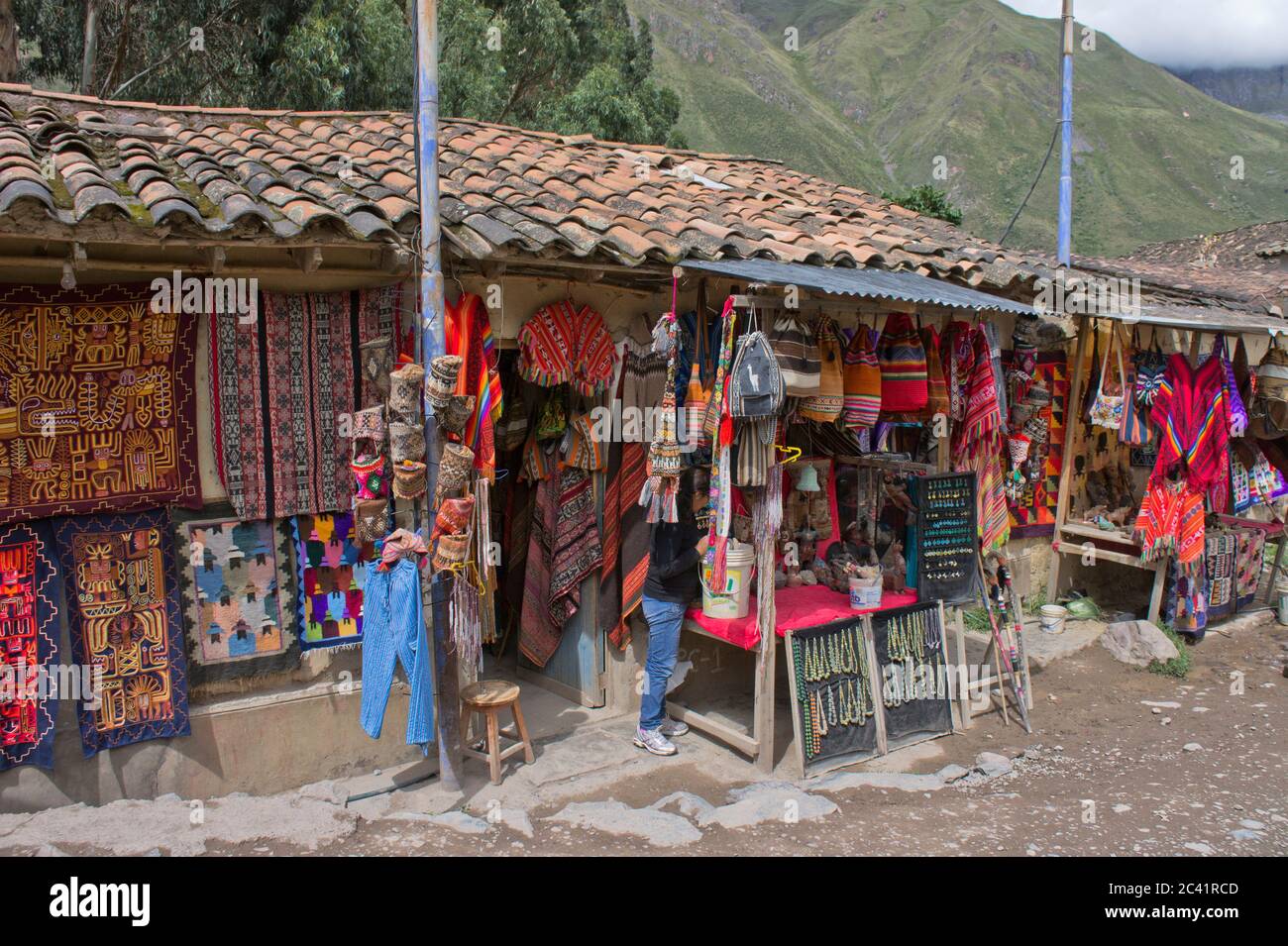 Ollantaytambo, Traditional shops, Cuzco, Sacred Valley, Peru Stock ...