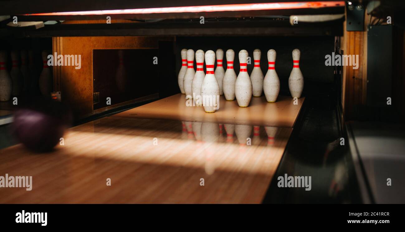 Orange bowling pins hi-res stock photography and images - Alamy