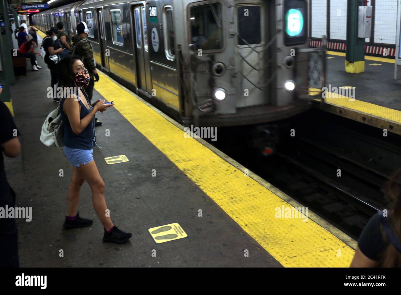New york city lockdown scenes hi-res stock photography and images - Alamy