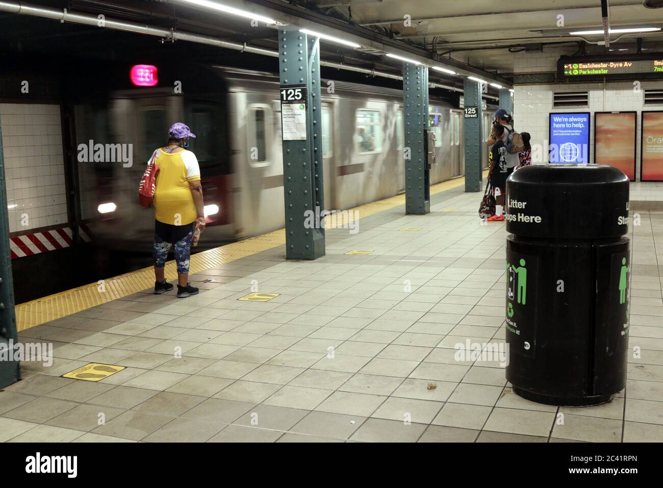 New york city lockdown scenes hi-res stock photography and images - Alamy