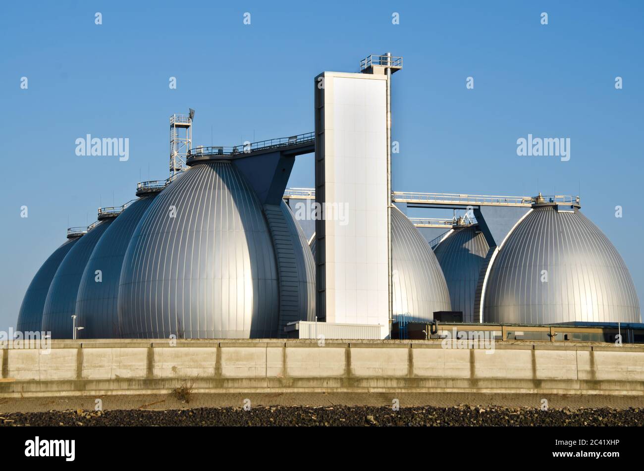 Industrial gas storage tank hi-res stock photography and images - Alamy