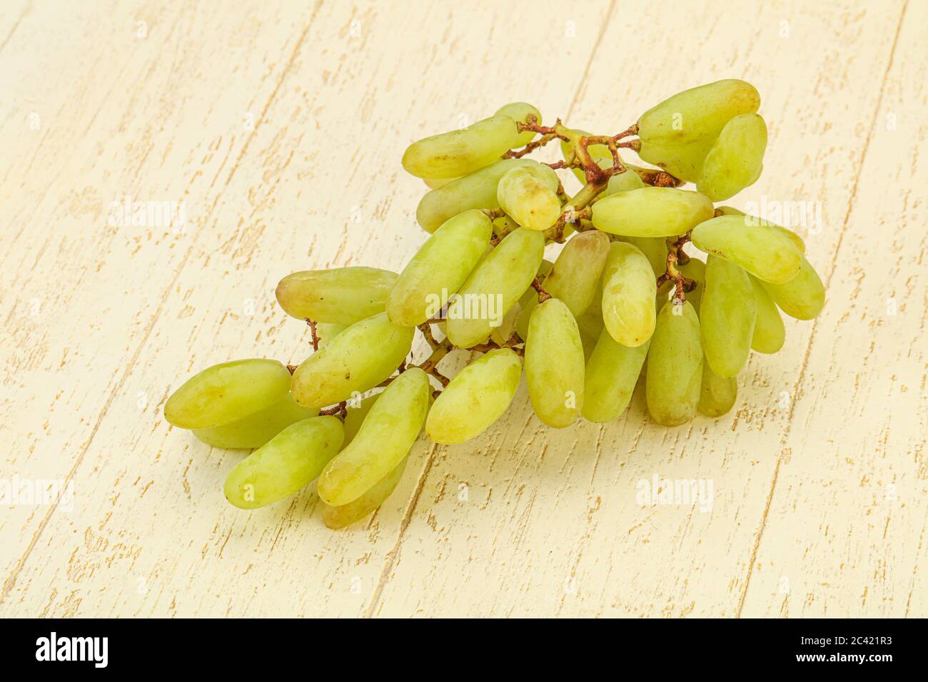Fresh sweet tasty Green Grape heap Stock Photo - Alamy