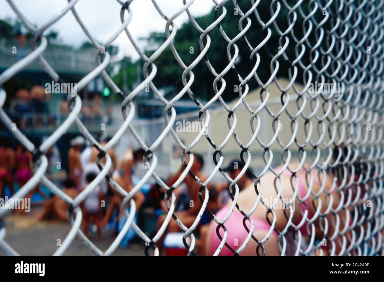 Crowd behind hi-res stock photography and images - Alamy