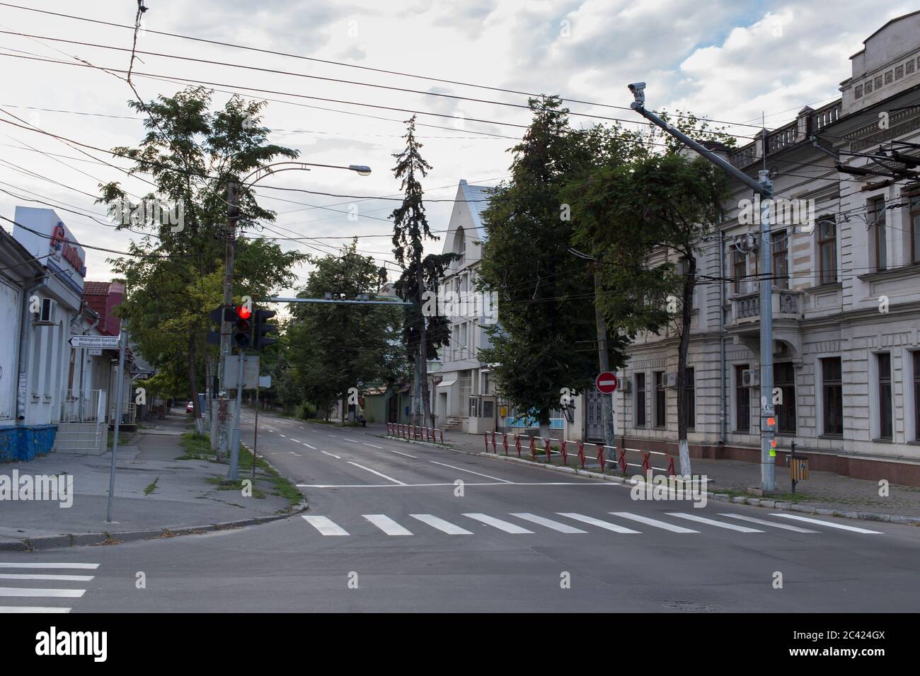 Streets of the city. The crossroads in Chisinau downtown at July 15th ...