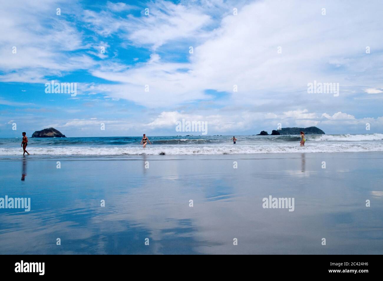 People bathe in the sea Stock Photo - Alamy