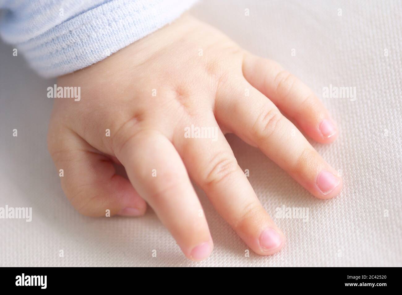 Child's body hi-res stock photography and images - Alamy