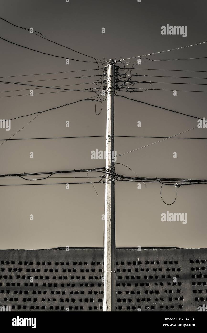 Utility wires exterior hi-res stock photography and images - Alamy