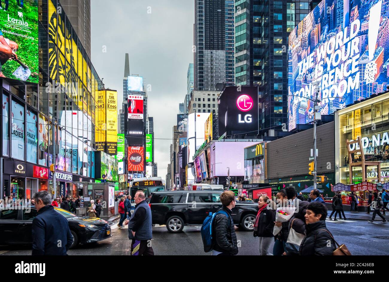 45th street hi-res stock photography and images - Alamy