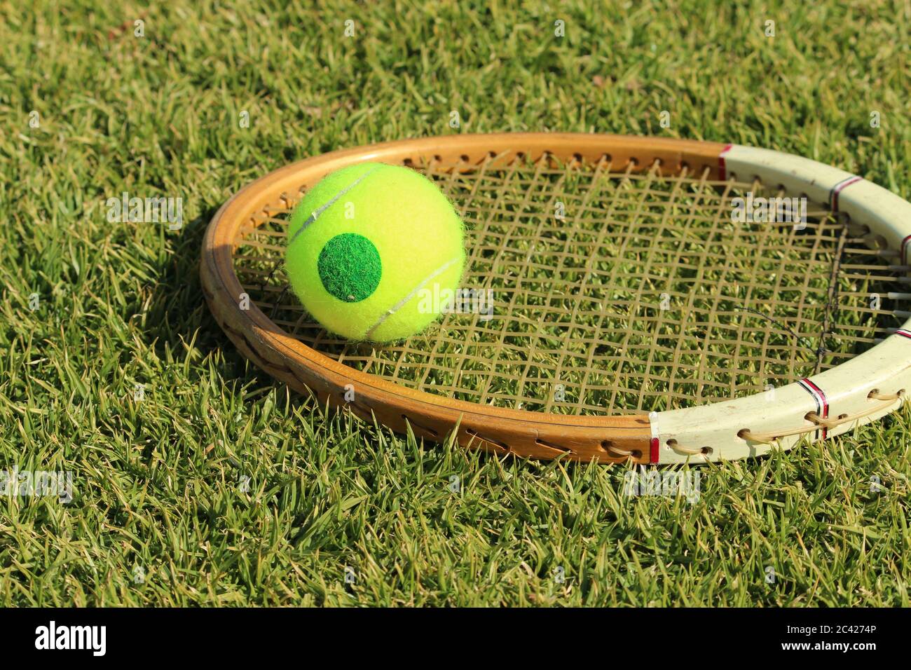 Wooden tennis racket hi-res stock photography and images - Alamy