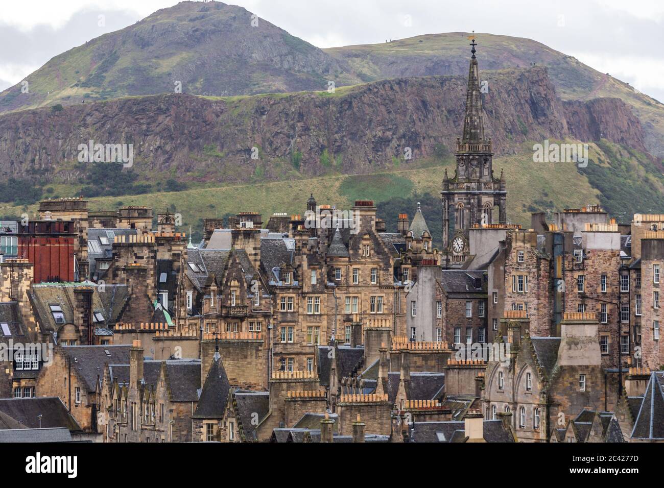 Edinburgh old town panorama hi-res stock photography and images - Alamy