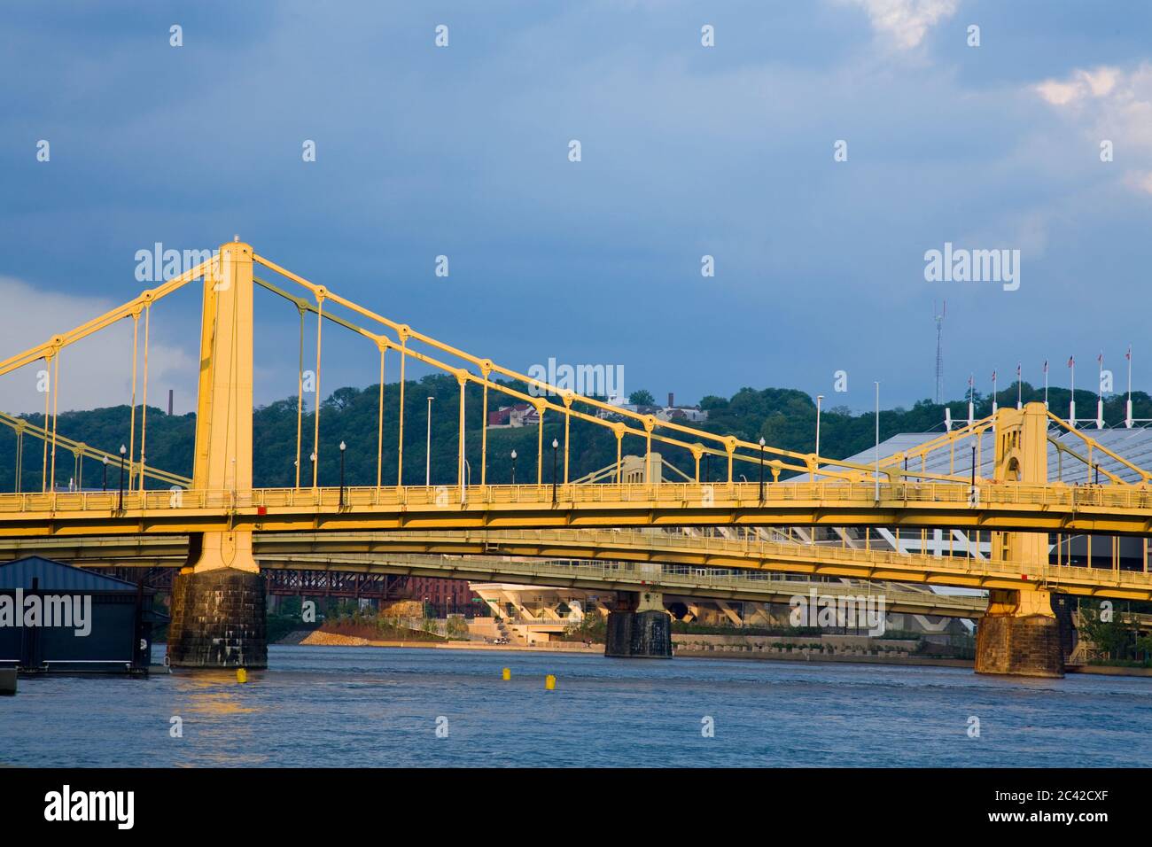 Downtown pittsburgh pennsylvania bridges hi-res stock photography and ...