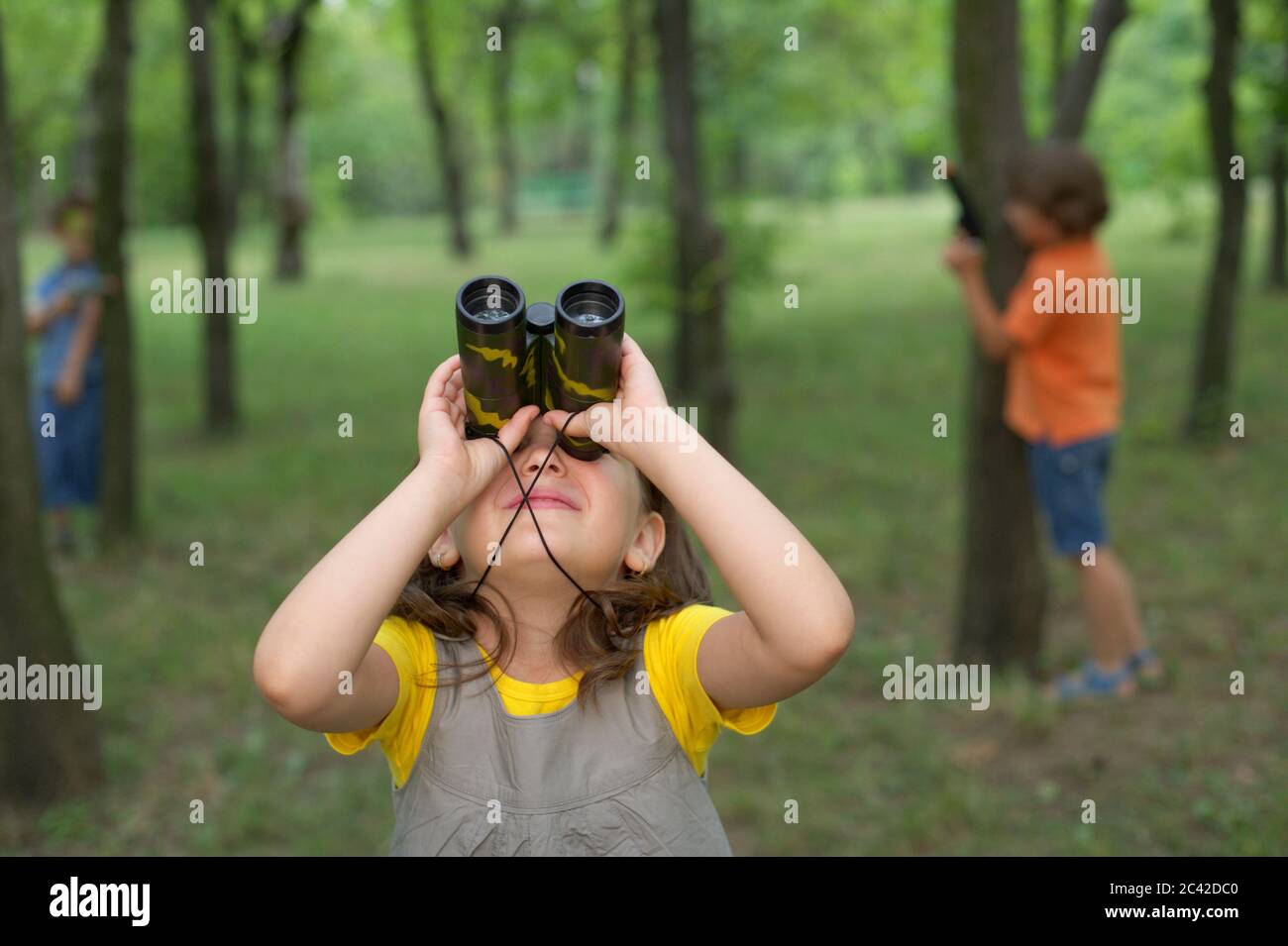 Children binoculars sky hi-res stock photography and images - Alamy