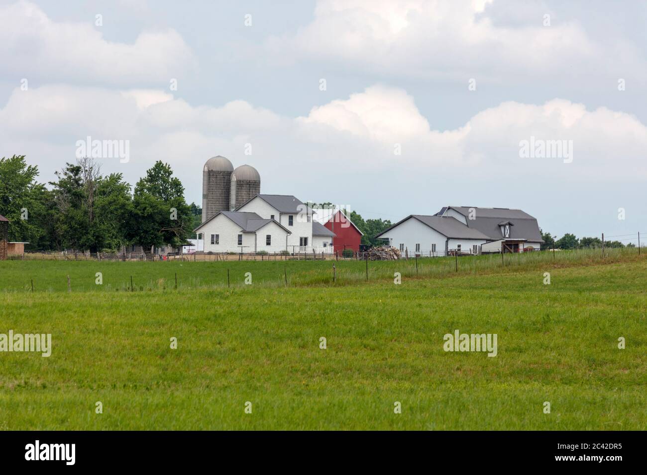 Amish farms hi-res stock photography and images - Alamy