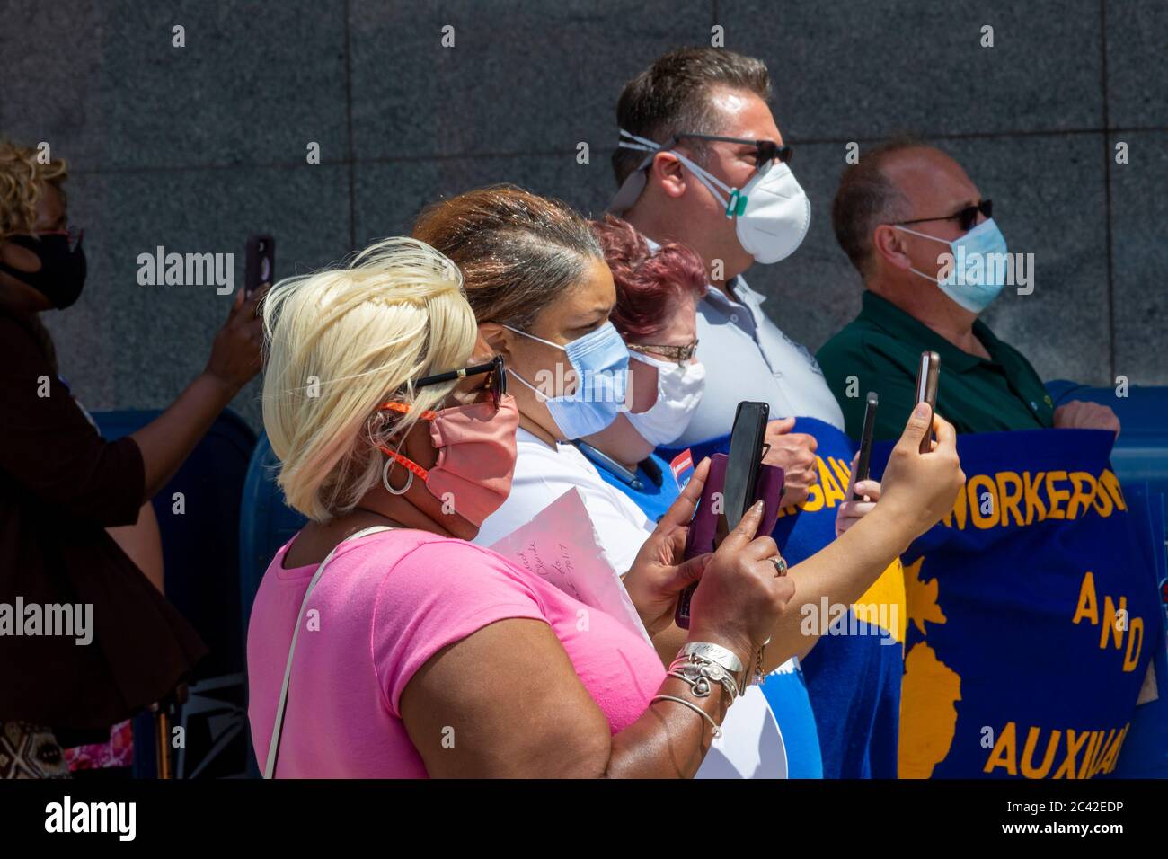 Save our postal service face mask hi-res stock photography and images ...