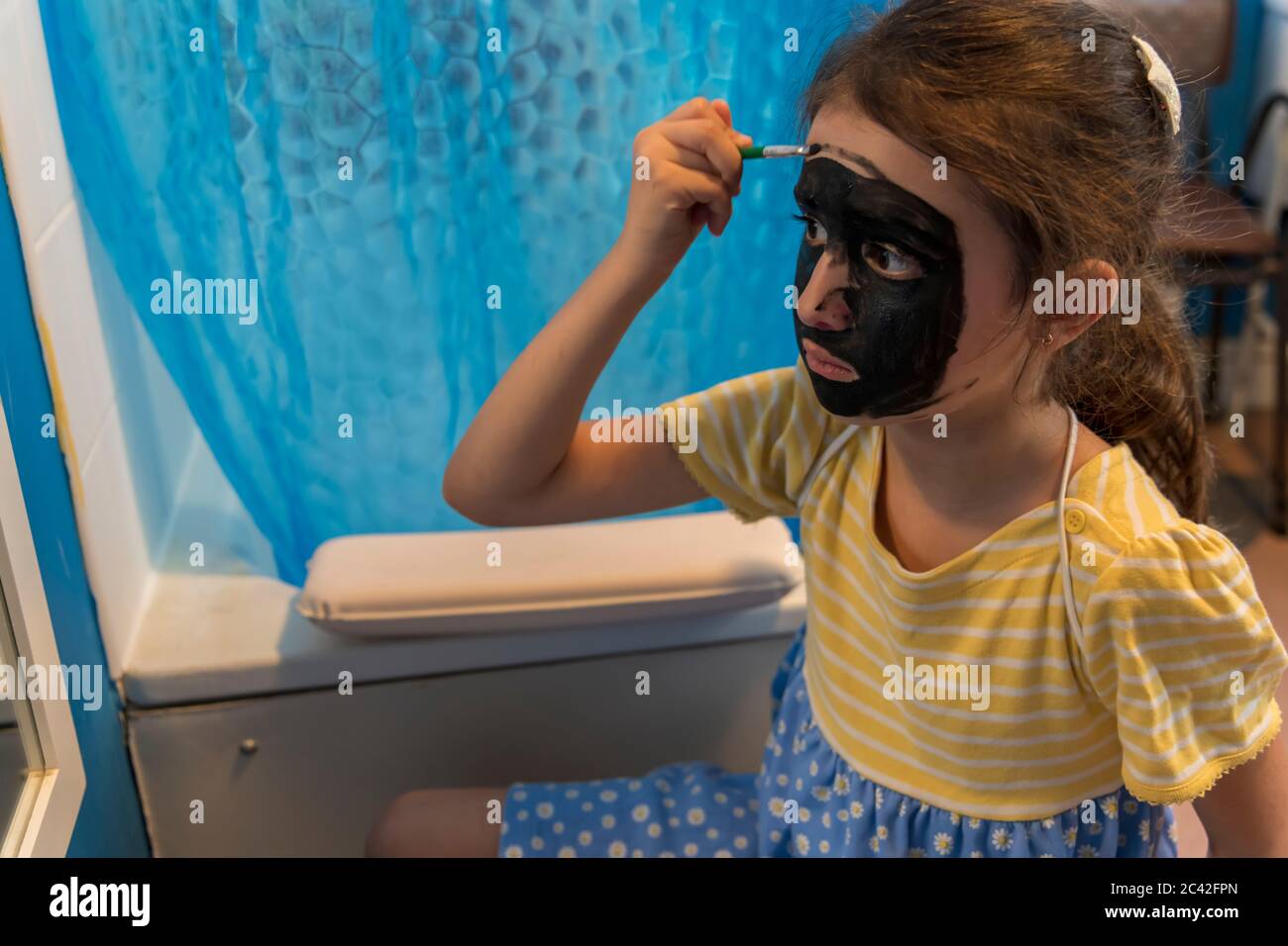 Poor family hi-res stock photography and images - Alamy